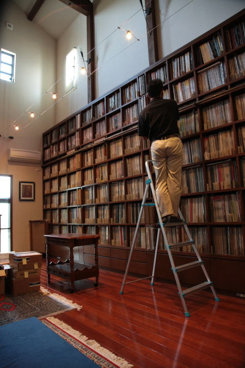 Inside The Ultimate Vinyl Library